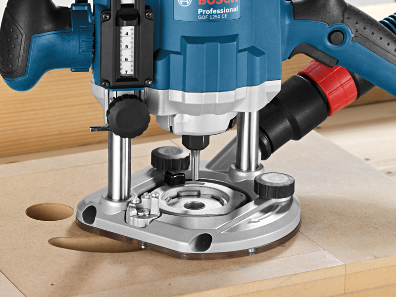 Défonceuse GOF1250CE professionnelle BOSCH fraisage